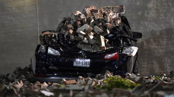 Houston thunderstorm damage: Several killed, windows blown out from ...