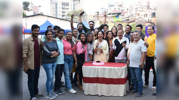 Pics from Diya Basu-Shayan Mukherjee starrer Canning Er Minu’s wrap up ...