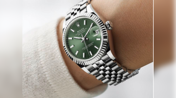 Ways to spot a fake Rolex watch