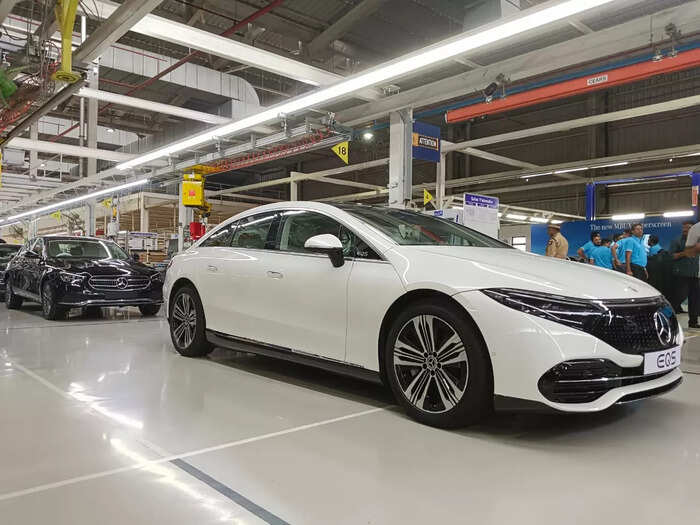 Mercedes Benz EQS 580 EV 2022 Launch Highlights: Price, range, performance, specifications - The ...