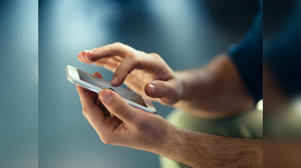 Optical Illusion: How many faces do you see in this picture? Most ...