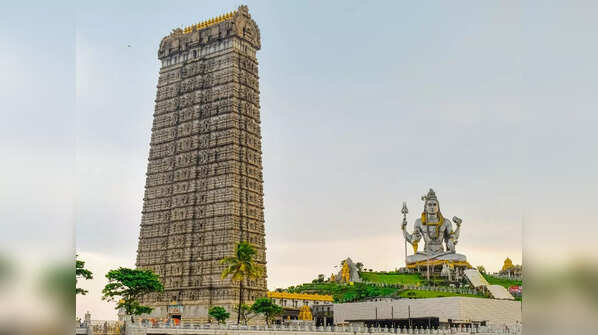 6 interesting facts about Lord Shiva’s Murudeshwar temple