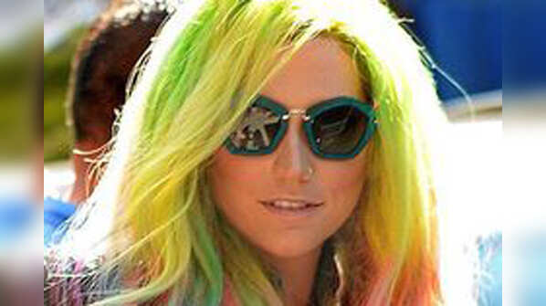 Singers who dyed their hair