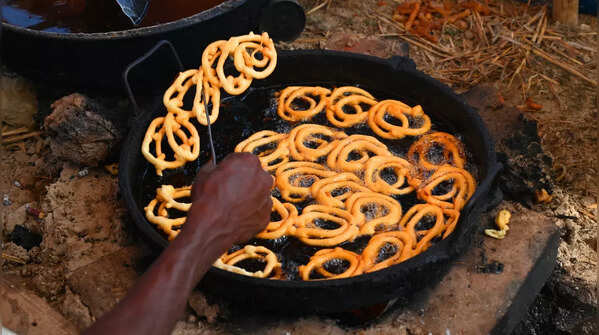 7 best cooking oils for Indian food and the right way to use them