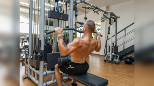 5 best exercises for latissimus dorsi, one of the largest muscles of ...