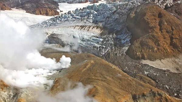 World Ice Caves: 6 ice caves around the world that look otherworldly