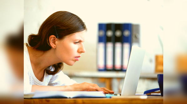 Eye Vision Problems Signs or Symptoms: 7 Signs You Need to Get Glasses ...