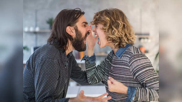 5 things one should NOT do while dealing with an angry partner