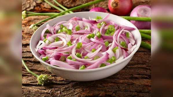 Different ways of cutting onions and their importance in cooking