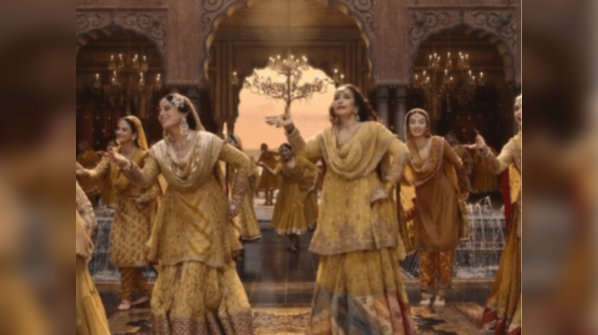 5 Heeramandi outfits which took our breath away