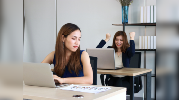 Jealousy: 10 signs of this damaging trait and how to fix it