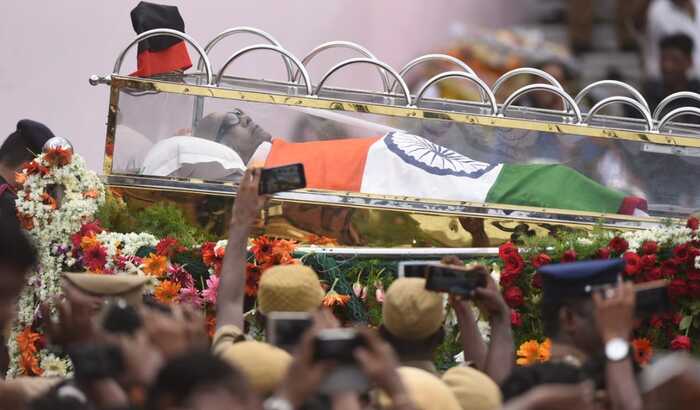 Karunanidhi funeral: Kalaignar Karunanidhi laid to rest at Marina beach ...