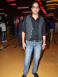 Vishwajeet Pradhan: Movies, Photos, Videos, News, Biography & Birthday ...