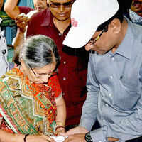 Narendra Modis Wife Jashodaben Photos | Images of Narendra Modis Wife ...