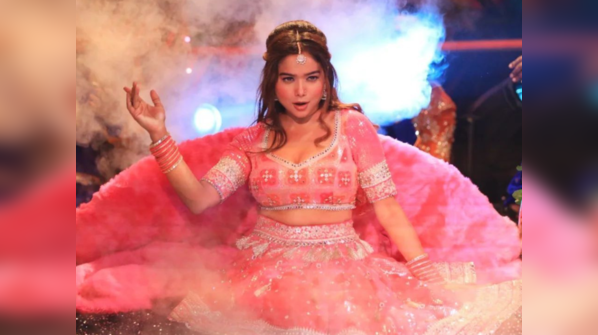 From working as a waitress to winning audience hearts in Bigg Boss OTT ...