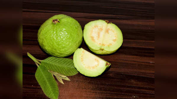 From Papaya to Guava: Fruits with the highest vitamin C levels