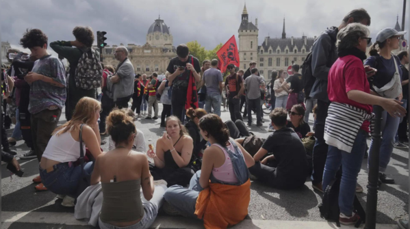 France unrest: 'Block everything' protests turn violent; nearly 300 ...
