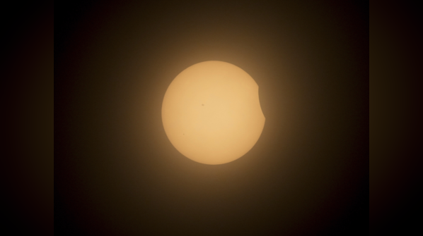 Total Solar Eclipse 2024 photos: Millions across US, Mexico marvel at solar spectacle