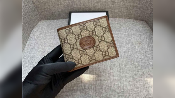 How to spot a fake Gucci wallet?