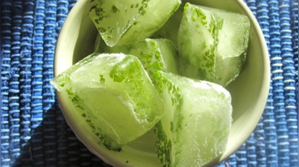 How to make cucumber juice ice cubes for a glowing face?