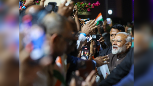 PM Modi arrives in Doha, meets Qatari counterpart after diplomatic triumph