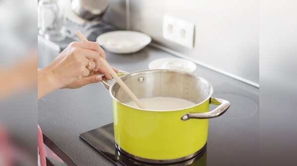 Benefits of Boiling Milk: Should you boil milk before drinking it? Know ...