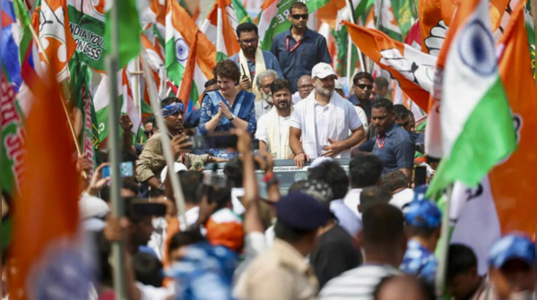 Voter Adhikar Yatra: Priyanka Gandhi joins Rahul Gandhi and other congress leaders in Bihar-See pics