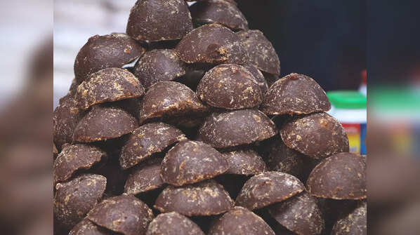 Types of jaggery, their benefits and which one is the best