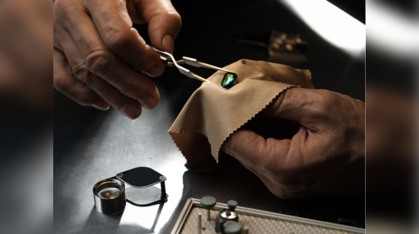 Fake Gemstone Signs: How to identify a fake gemstone from a real one