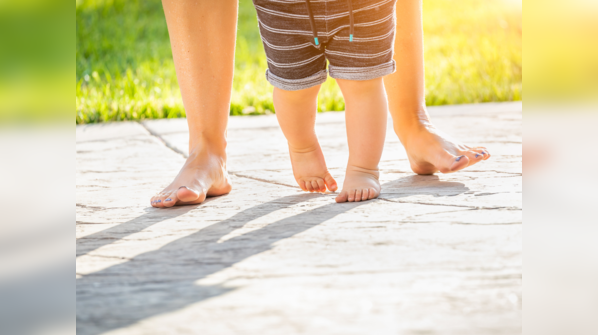 These benefits of letting your toddler walk barefoot will surprise you!