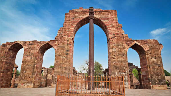 This 1,600-year-old rust-free iron pillar near Qutub Minar has left ...