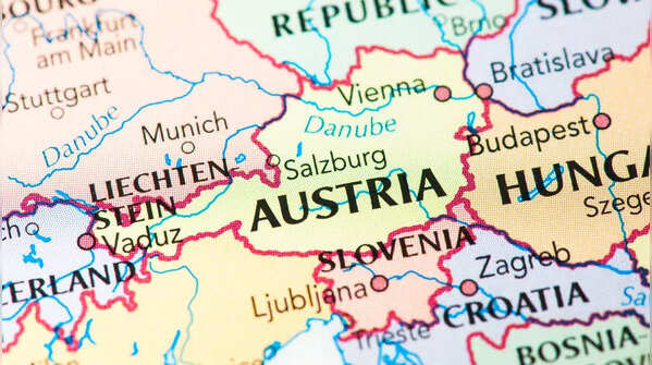 7 countries that share borders with the most countries