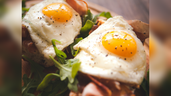 Egg Yolk Vitamins: Egg yolk contains high amount of 9 key vitamins ...