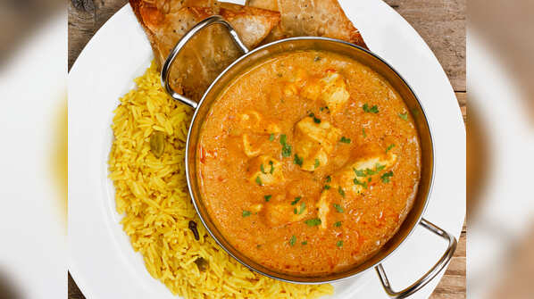 By this simple hack, you can make the best Korma in town!