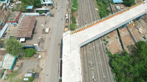 Sharp right! Bhopal's 90-degree bridge turn baffles commuters (photos)