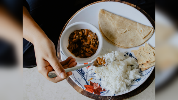 How much protein does a chapati contain and tips to add more nutrients ...