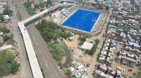 Sharp right! Bhopal's 90-degree bridge turn baffles commuters (photos)
