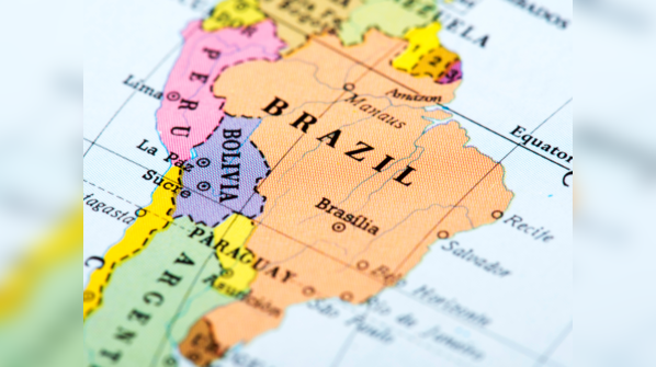 13 countries that are located on the equator