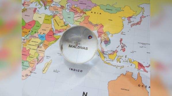 13 countries that are located on the equator