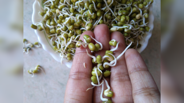 6 benefits of consuming sprouted moong dal daily