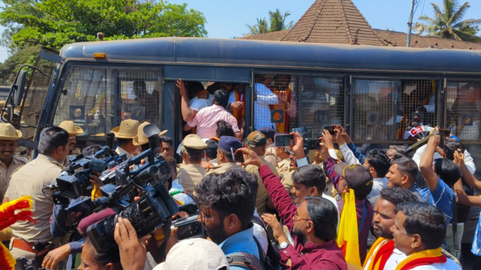 Karnataka Bandh Today Live Updates: Streets remain deserted in ...