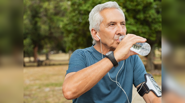 Can drinking less water in winter cause kidney stones?