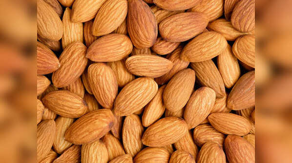 How to check the purity and quality of almonds at home