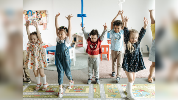 7 things to teach kids that help them make friends