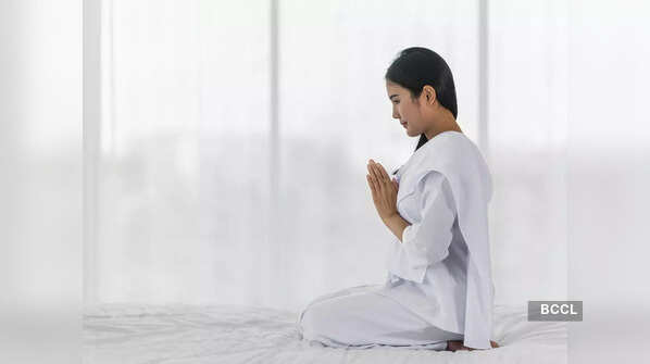 3 Sanskrit shlokas to recite after waking up for a successful day