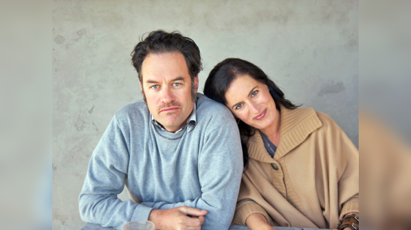 Viral ‘green line’ relationship test: Does the way a couple stand next ...