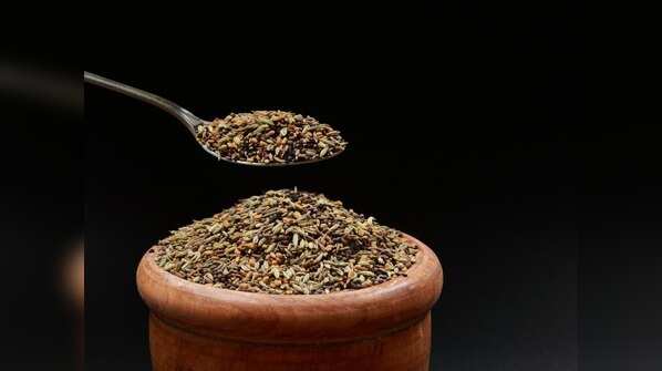 3 different ways to use Saunf for weight loss