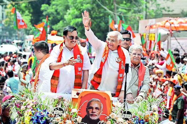 Surat News, Latest Surat News Headlines & Live Updates - Times of India