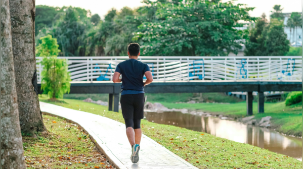 10-minute walking workout has 6 surprising benefits we never knew about