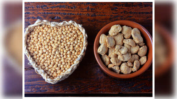 Soya Chunks: Nutrition, benefits and easy recipes